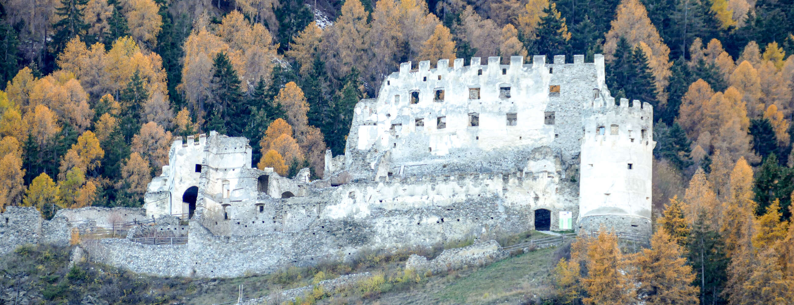 Gesellschaft - Schloss Lichtenberg erwacht neu - der Vinschger