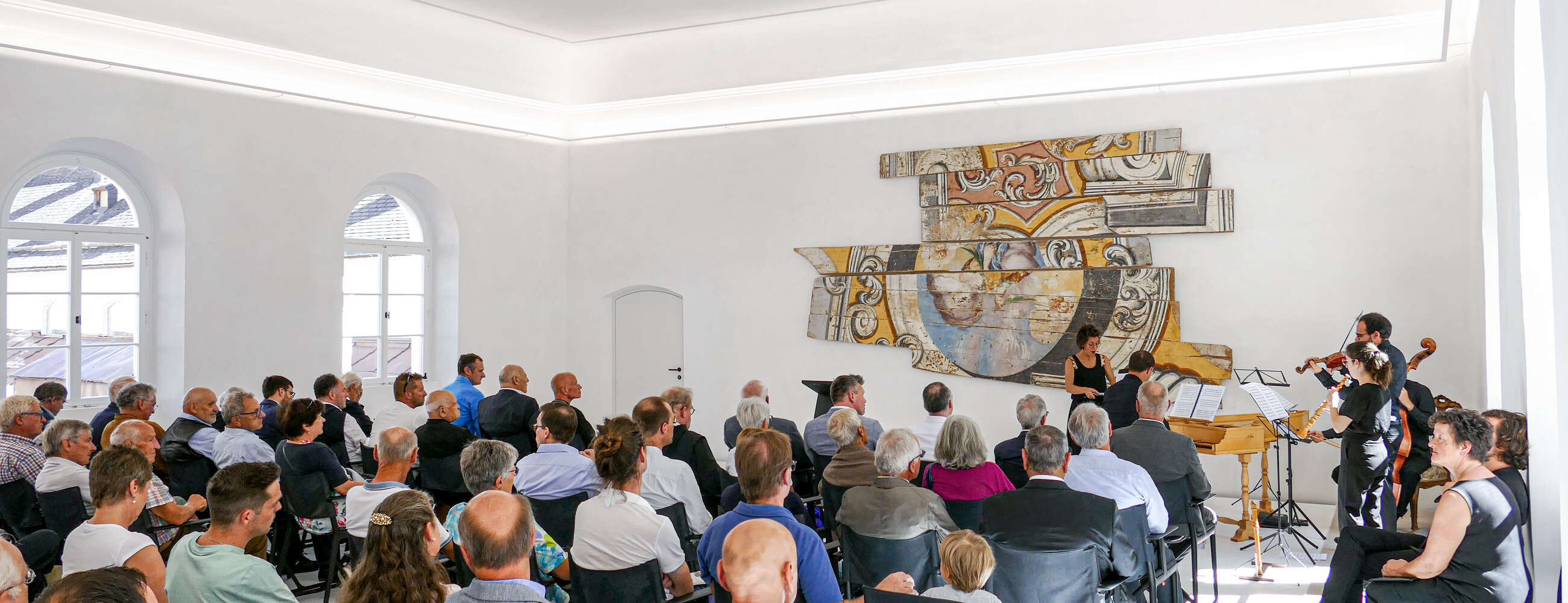 Gesellschaft - Festsaal im Kloster wieder zum Leben erweckt - der Vinschger