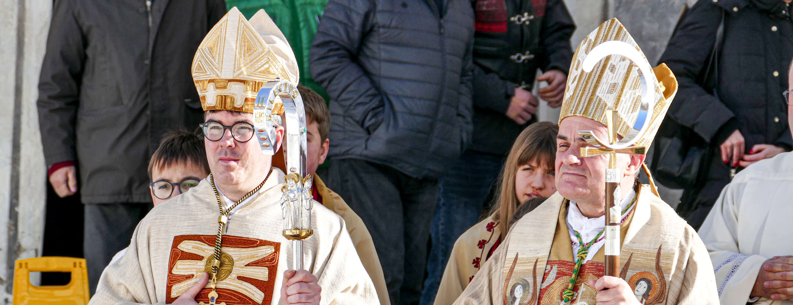 Gesellschaft - Neuer Abt in Amt und Würden - der Vinschger