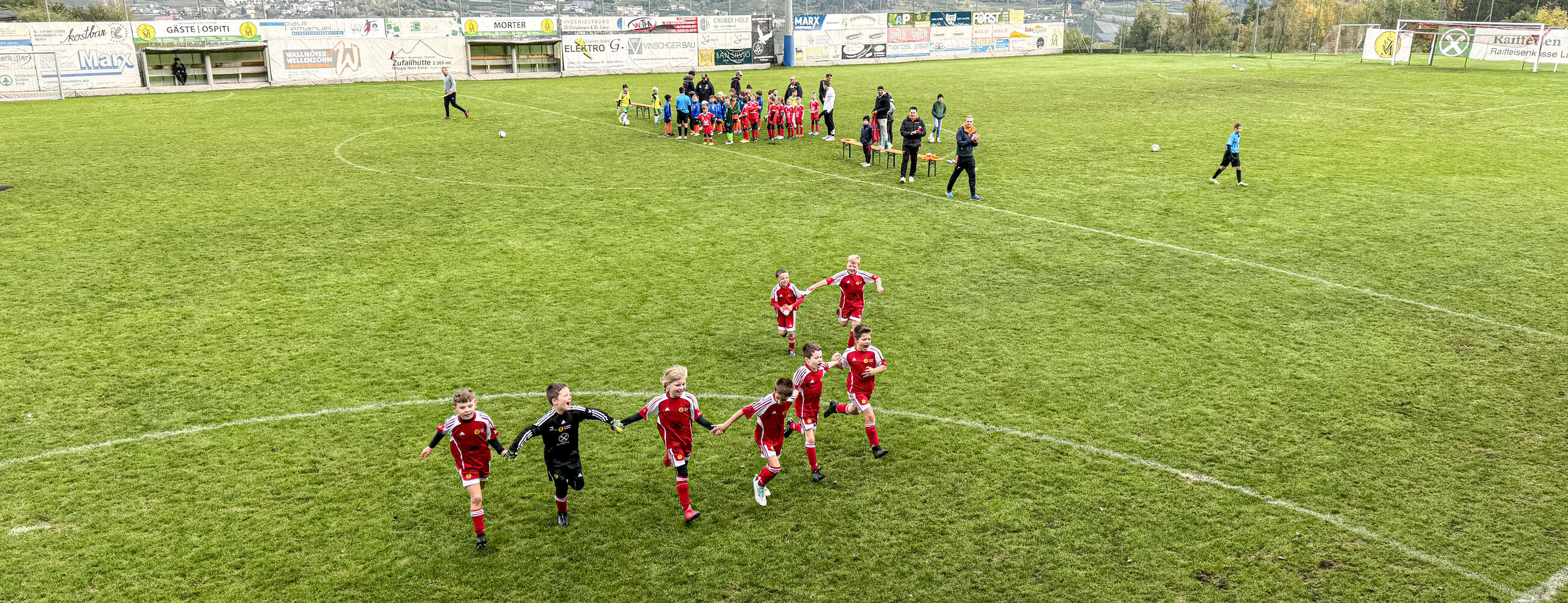 Sport - ASV Morter: Im Zeichen der Nachwuchskicker - der Vinschger