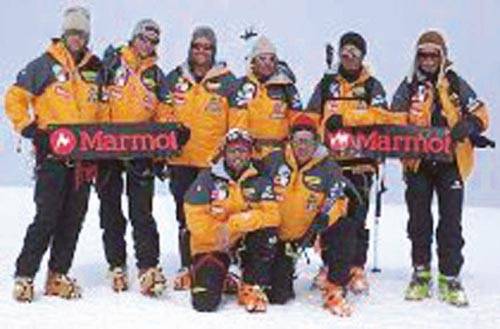 Gesellschaft - Der Gipfel des Mount Forel ist erreicht - der Vinschger